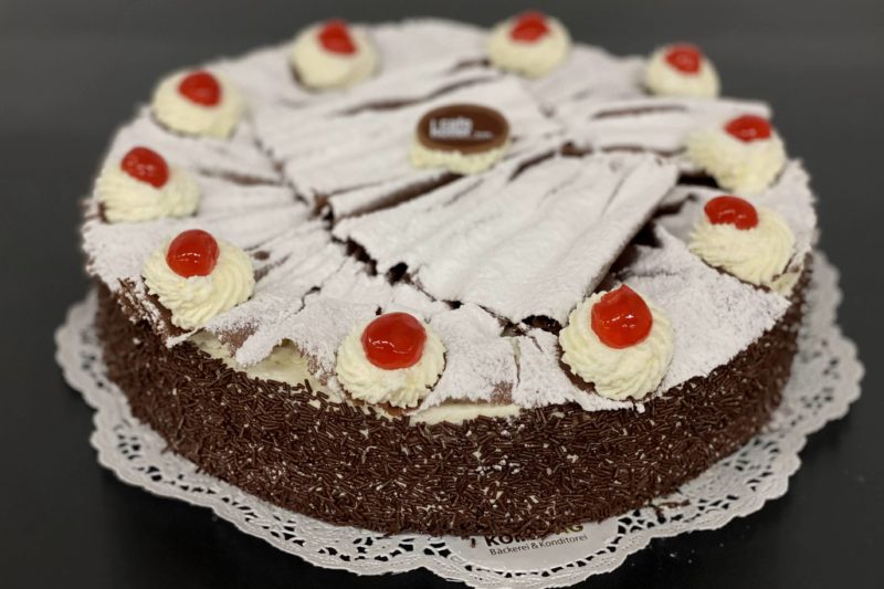 Cremeschnitte am Meter - Café Koller